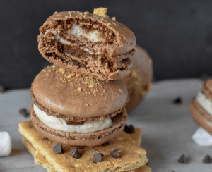 S'Mores Macarons - Nerdy Mamma